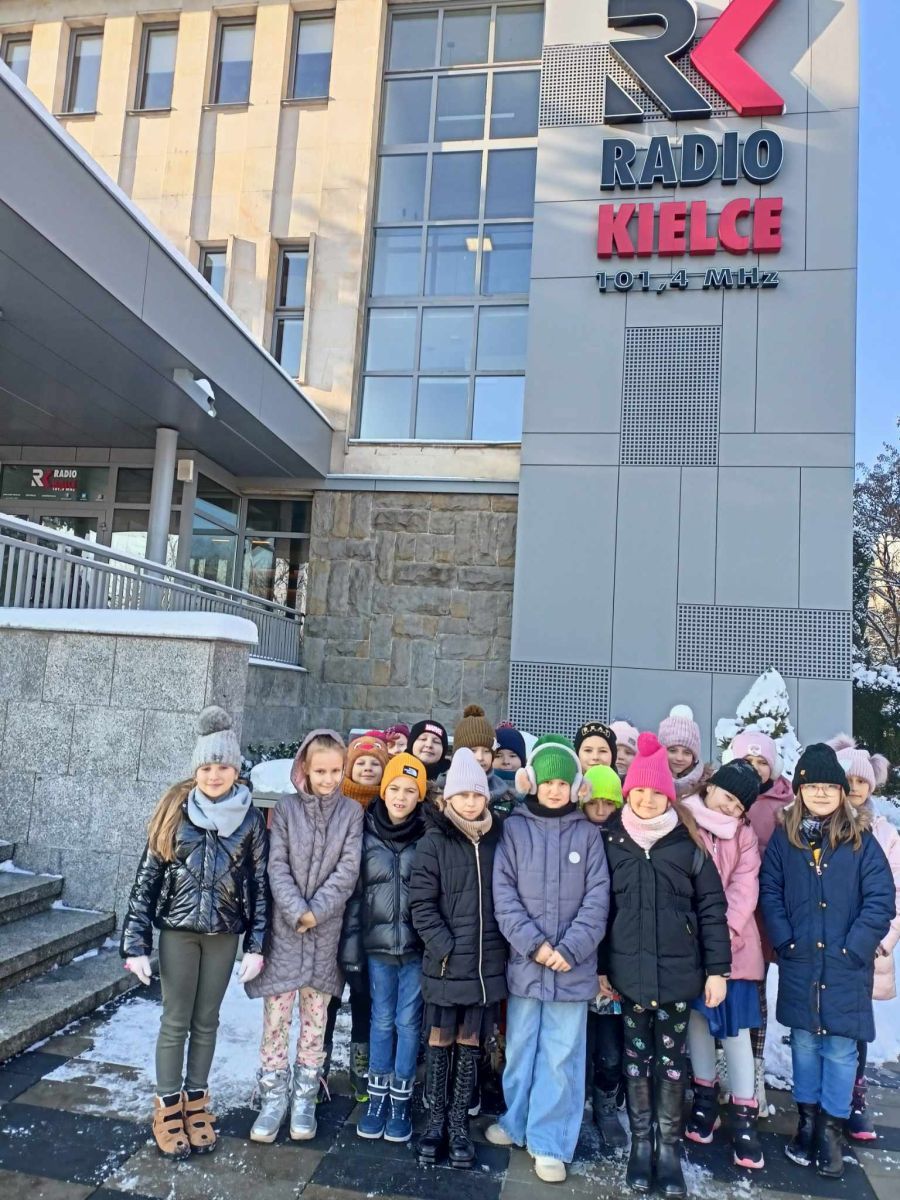 Wizyta klasy 3b w Radiu Kielce i Centrum Edukacji Medialnej | Szkoła Podstawowa nr 34 im. Adama ...